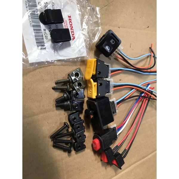 WAVE 125i Headlight lock/switch/clip nut | Shopee Philippines