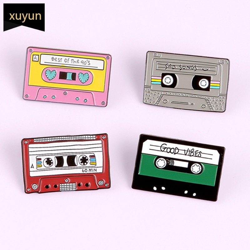 Gramophone Brooch Retro Music Player Enamel Pin Hiphop Badge lapel pin ...