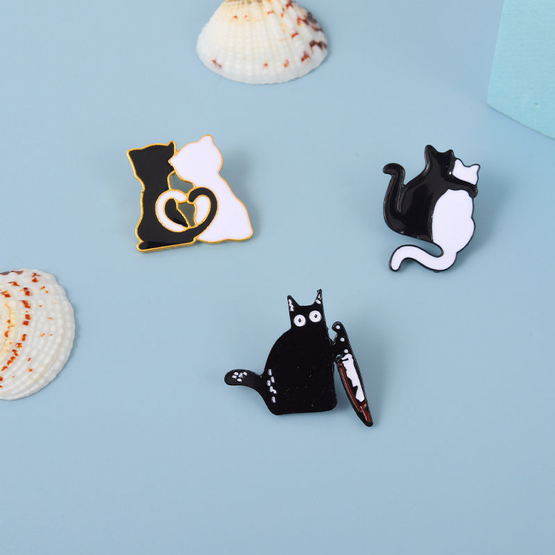 Animal Black White Cat Enamel Pins Cartoon Brooch Cute Love Cat Pin ...