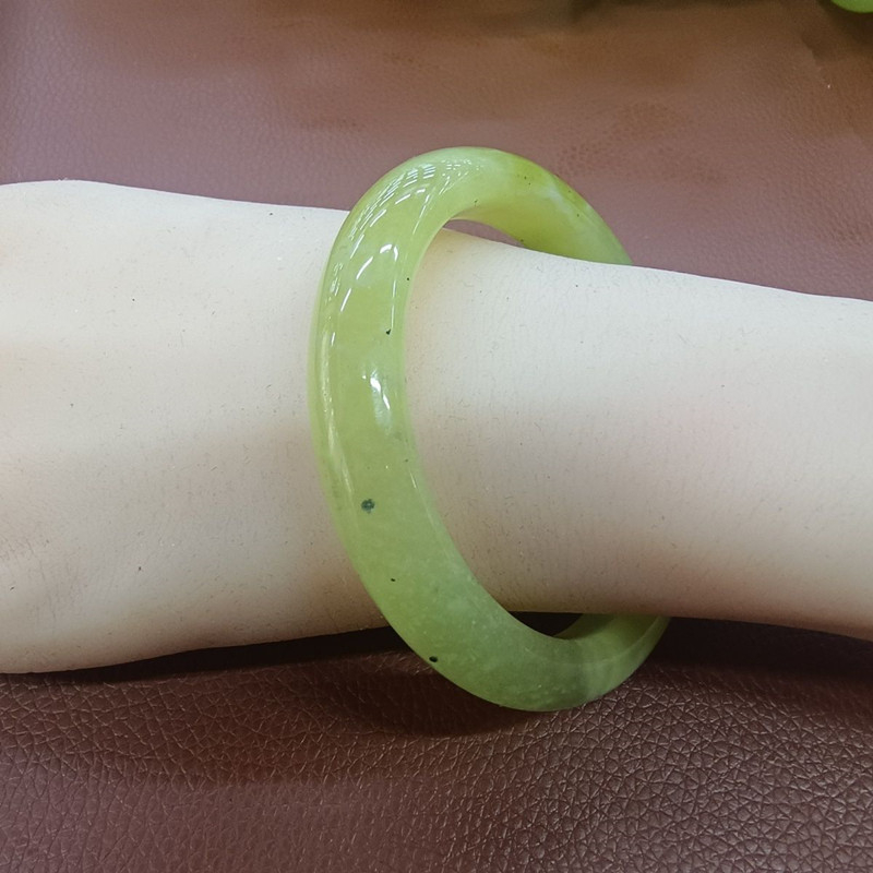 Pure Natural Xiuyu Bracelet Light Green Milk Lid Bracelet Ice ...