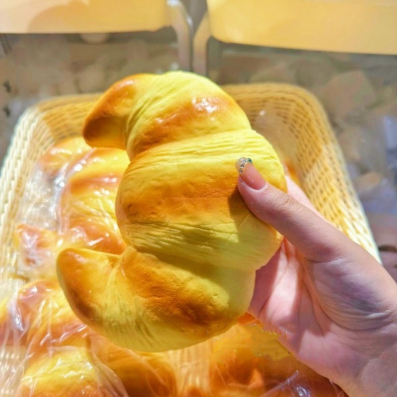 Caramel Color Big Croissant Slow Rebound Pinch Music Decompression Vent ...