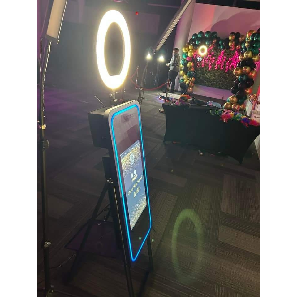 40 Inch Mirror Interactive Selfie Photobooth Machine For Party or ...