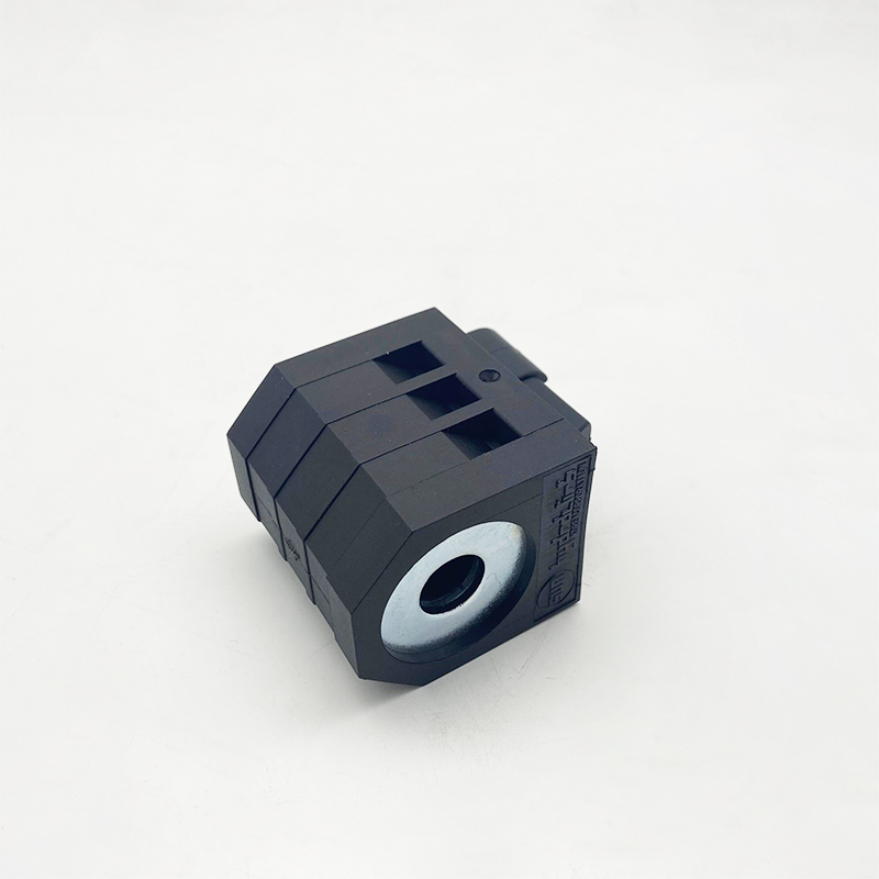 Hyundai Excavator Parts R215-7 24V Pilot Solenoid Valve Coil R215-7 ...