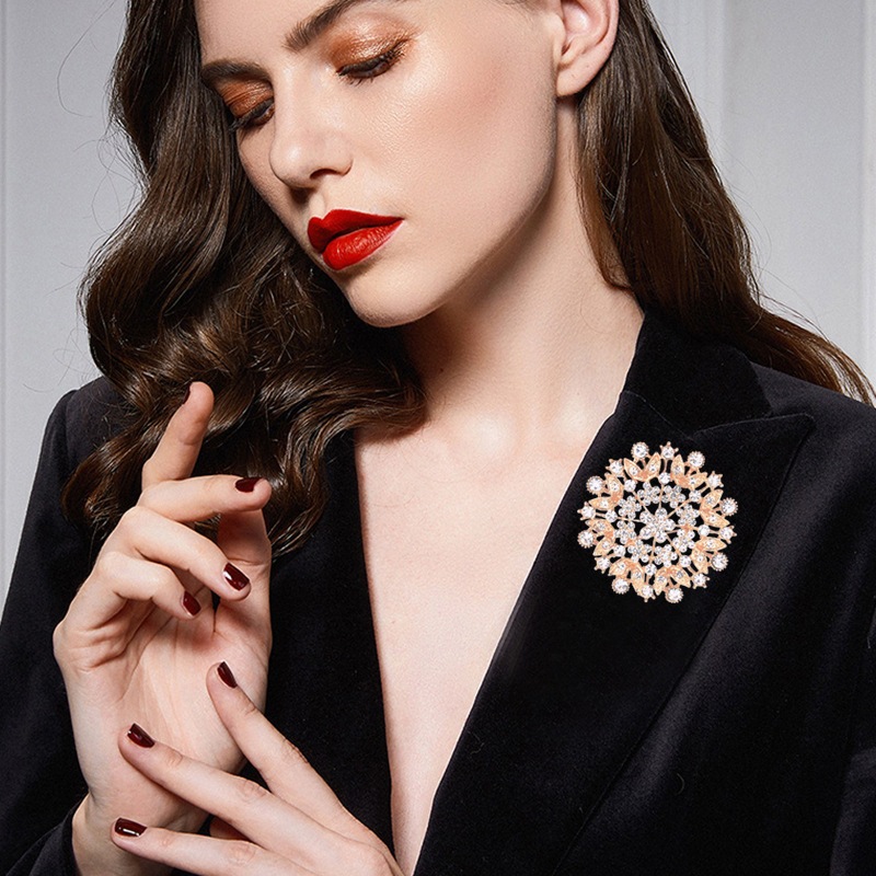 Diamond Set Brooch ★ Rhinestone Brooch Pin For Dress Waist Women's ...