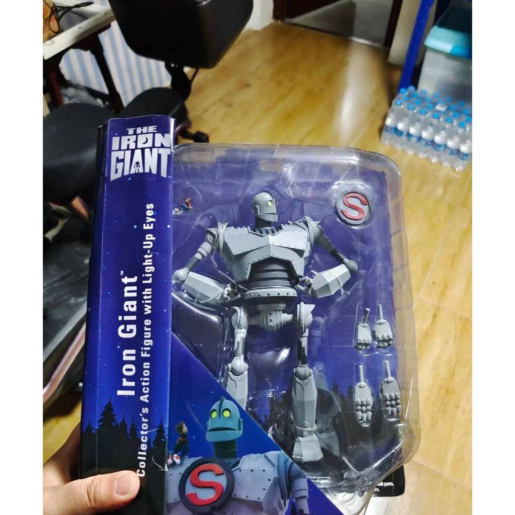 DST Diamond Select The Iron Giant 9-inch action figure | Shopee Philippines