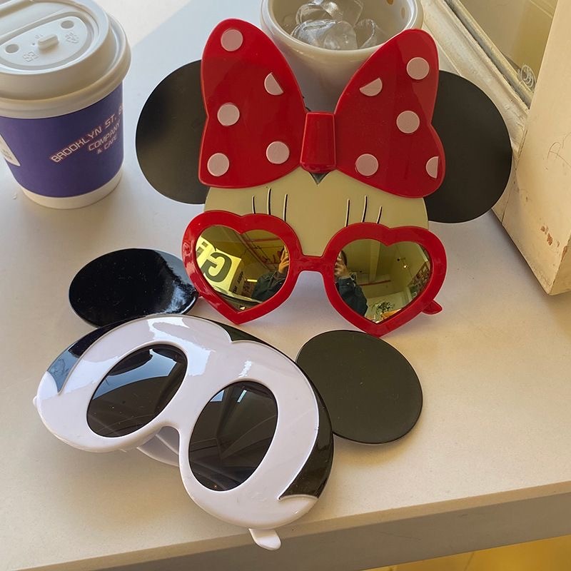 Funny birthday glasses funny selfie concave shape cartoon cute girl ...