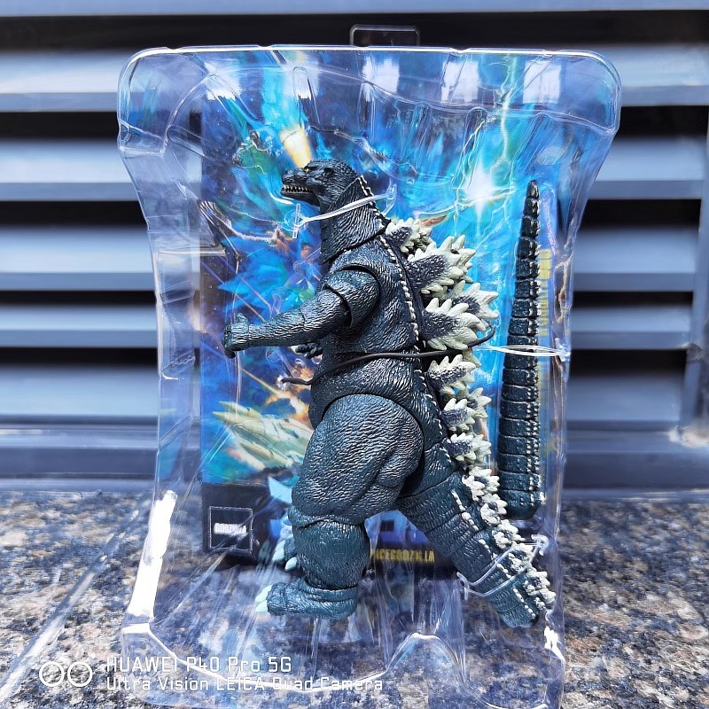 NECA Space Godzilla Godzilla 1994 God of Destruction Arrives Ghidorah ...