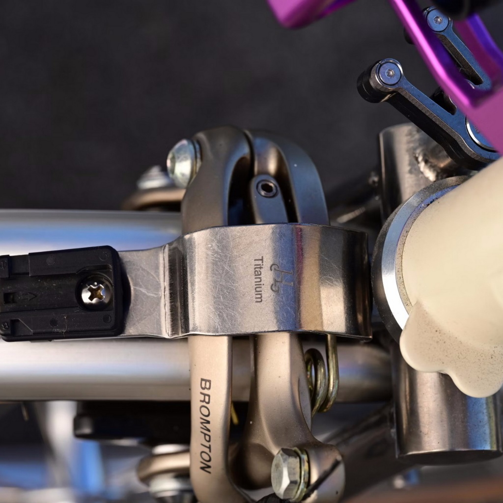 Titanium Light Mount for Brompton Brake Calipers Position Compatible to Screw fit Cateye Mount ...