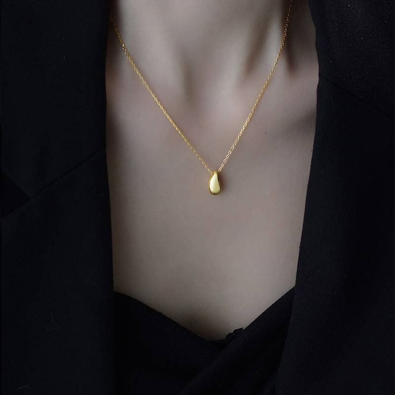 Water drop necklace is simple, light, luxurious and gentle, and the ...