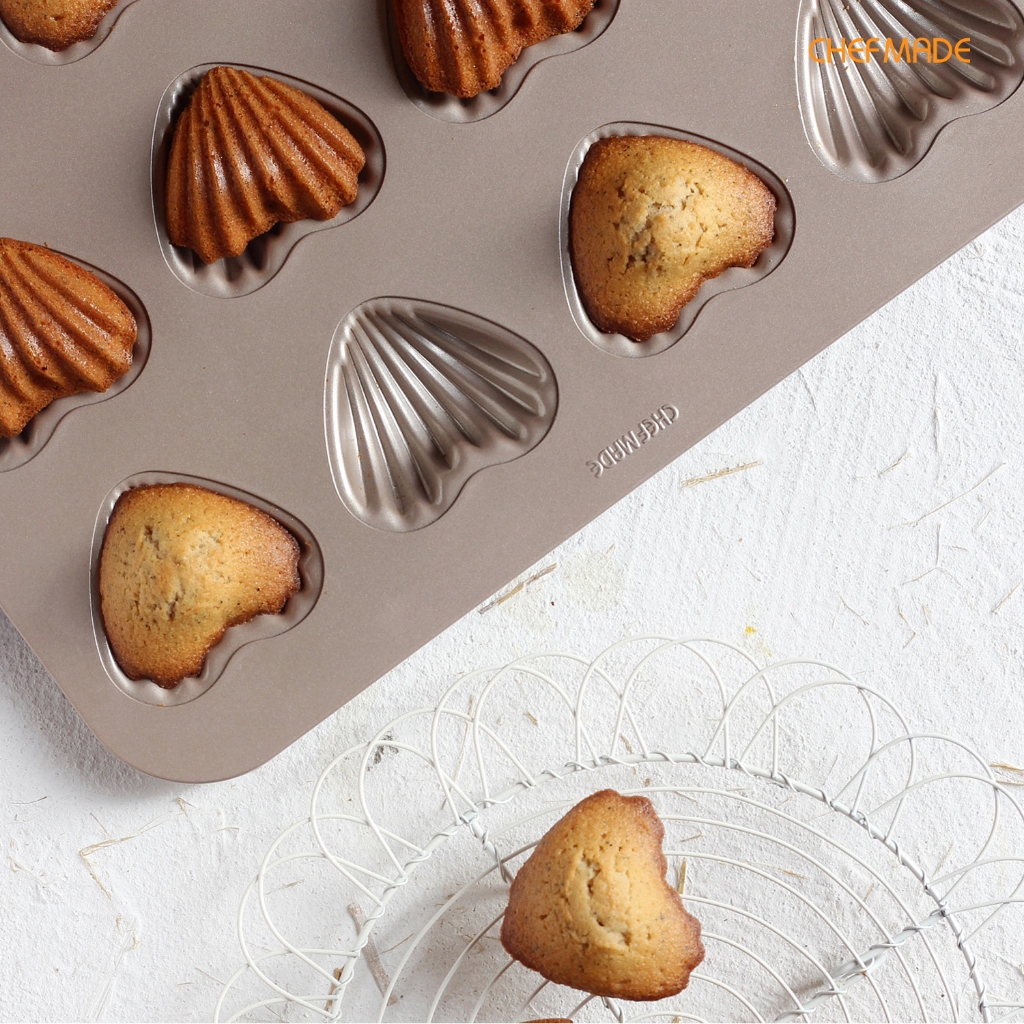 CHEFMADE Madeleine Mold Cake Pan, 12-Cavity Non-Stick Heart-shaped ...