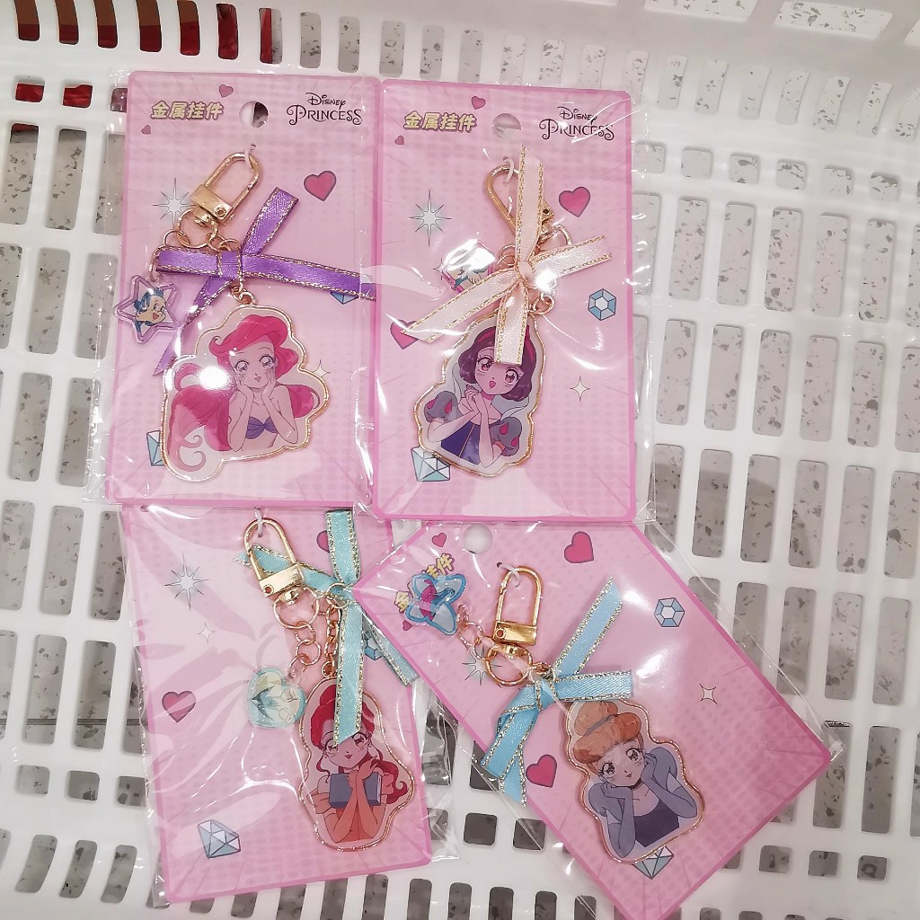 Miniso MINISO MINISO Disney Fantasy Princess Power Series Metal Pendant ...