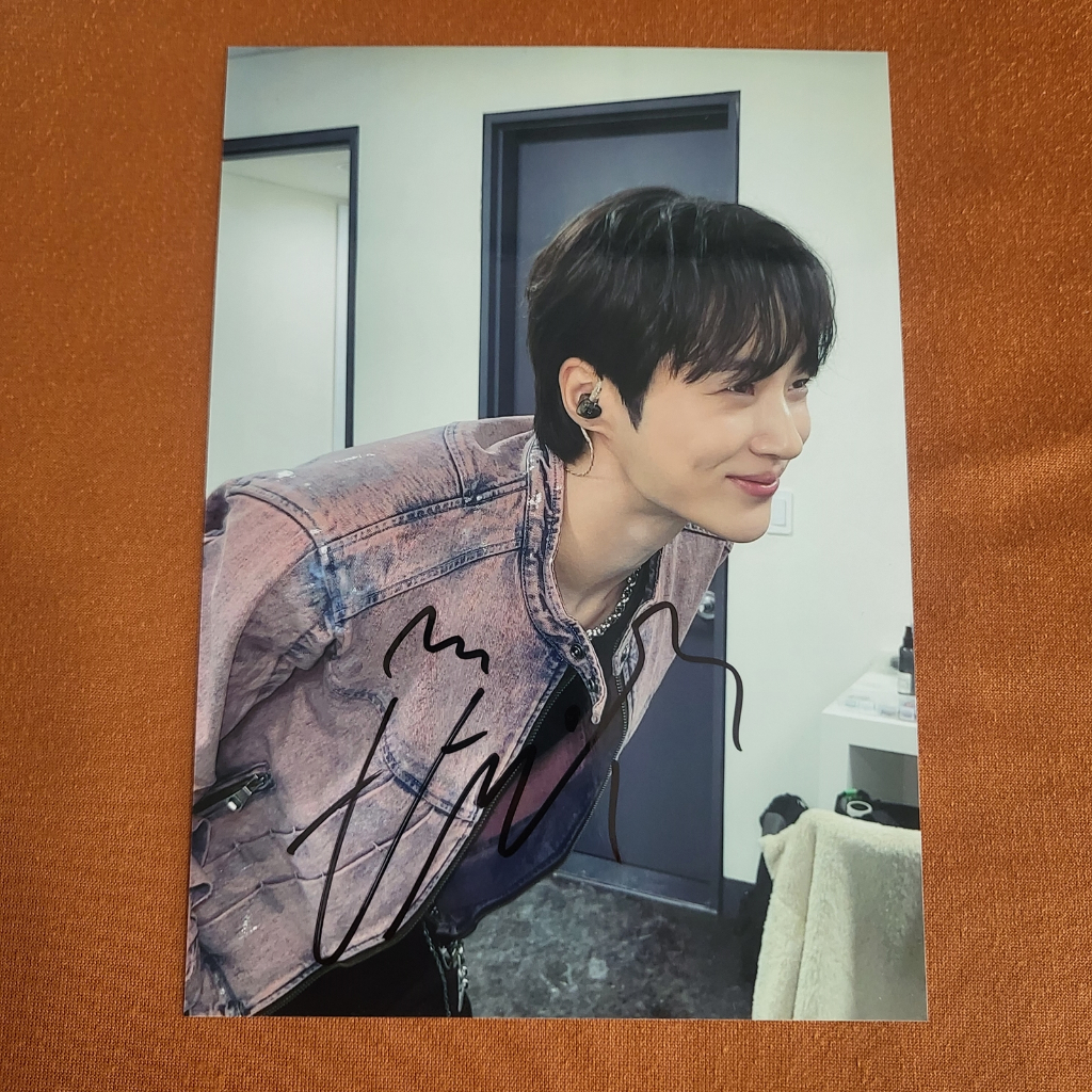 hand signed Byeon Woo-seok autograph photos Loverly Runner 7 inches K ...