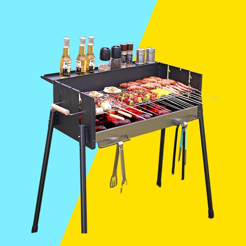 Clearance sale, sell out, sell at a loss. Outdoor barbecue grill ...