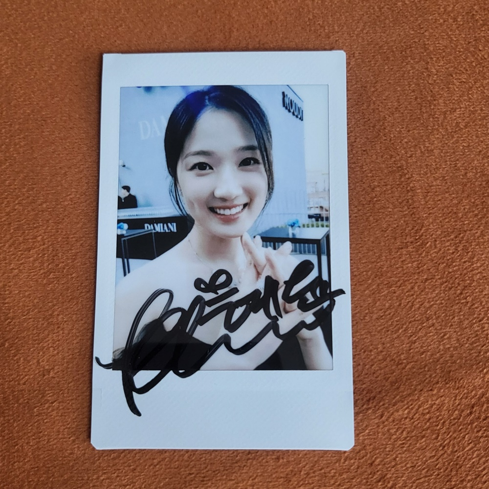 hand signed Kim Hye Yoon autograph Polaroid Lovely Runner 3 inches K ...