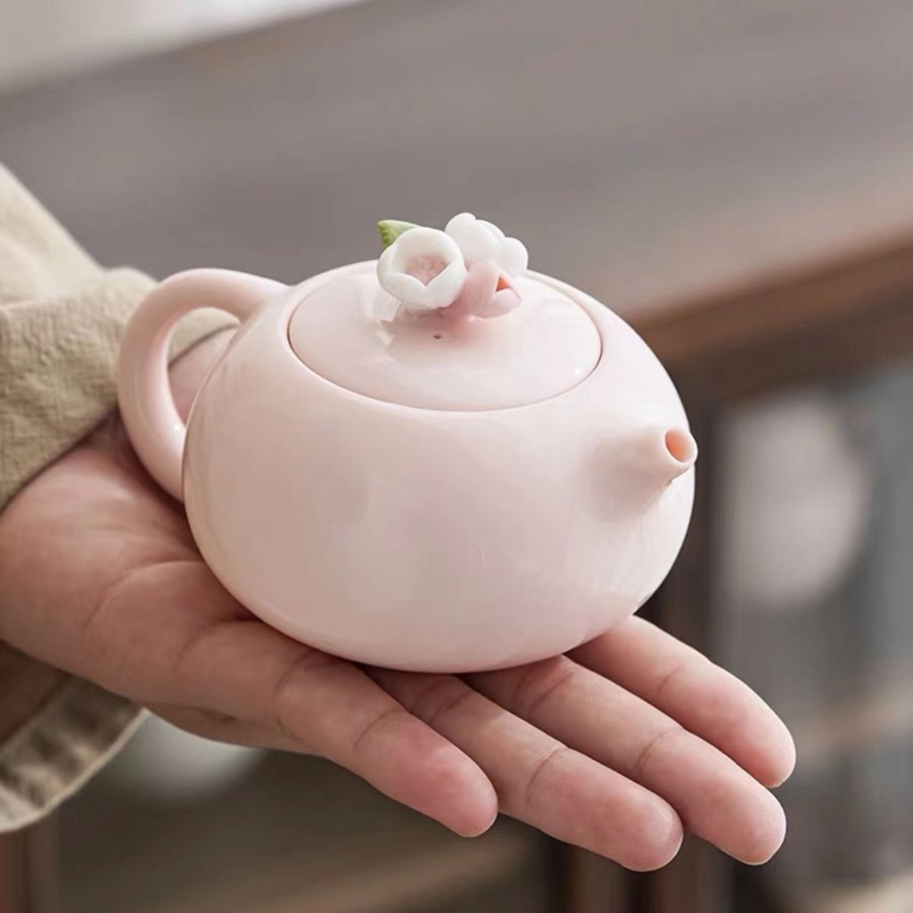 Hand-kneaded Flower Ceramic Teapot Simple Teapot Lifting Beam Pot ...
