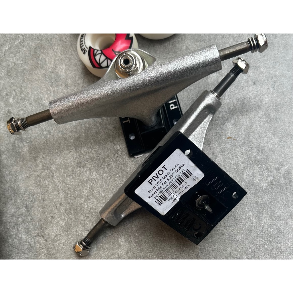 5.25 inch pivot skateboard truck 2pcs hollow truck pro skateboard truck ...