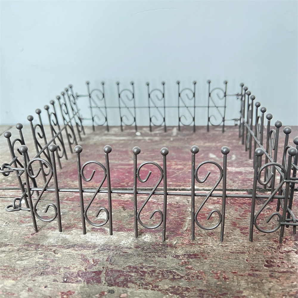 Mini Metal Wire Fence Rustic Micro Landscape Fence Stakes Fairy Garden ...