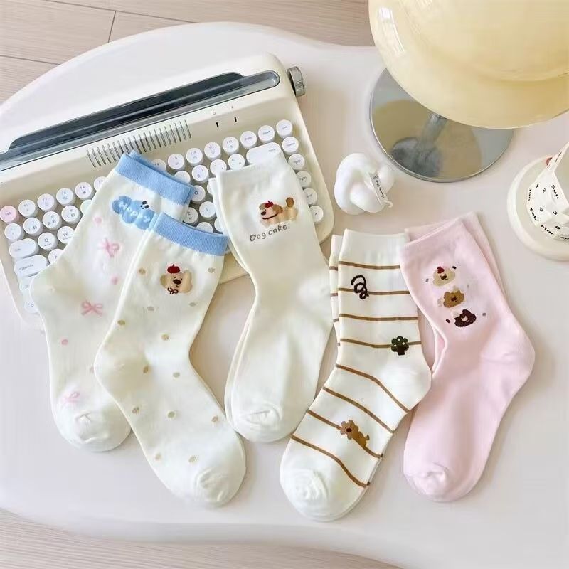 Ladies' Spring and Autumn Cartoon Middle Socks Fashion Academy Wind ...