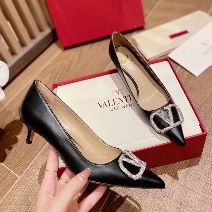 High quality 1:1 pointed V-buckle women's slim fit high heels size 35 ...