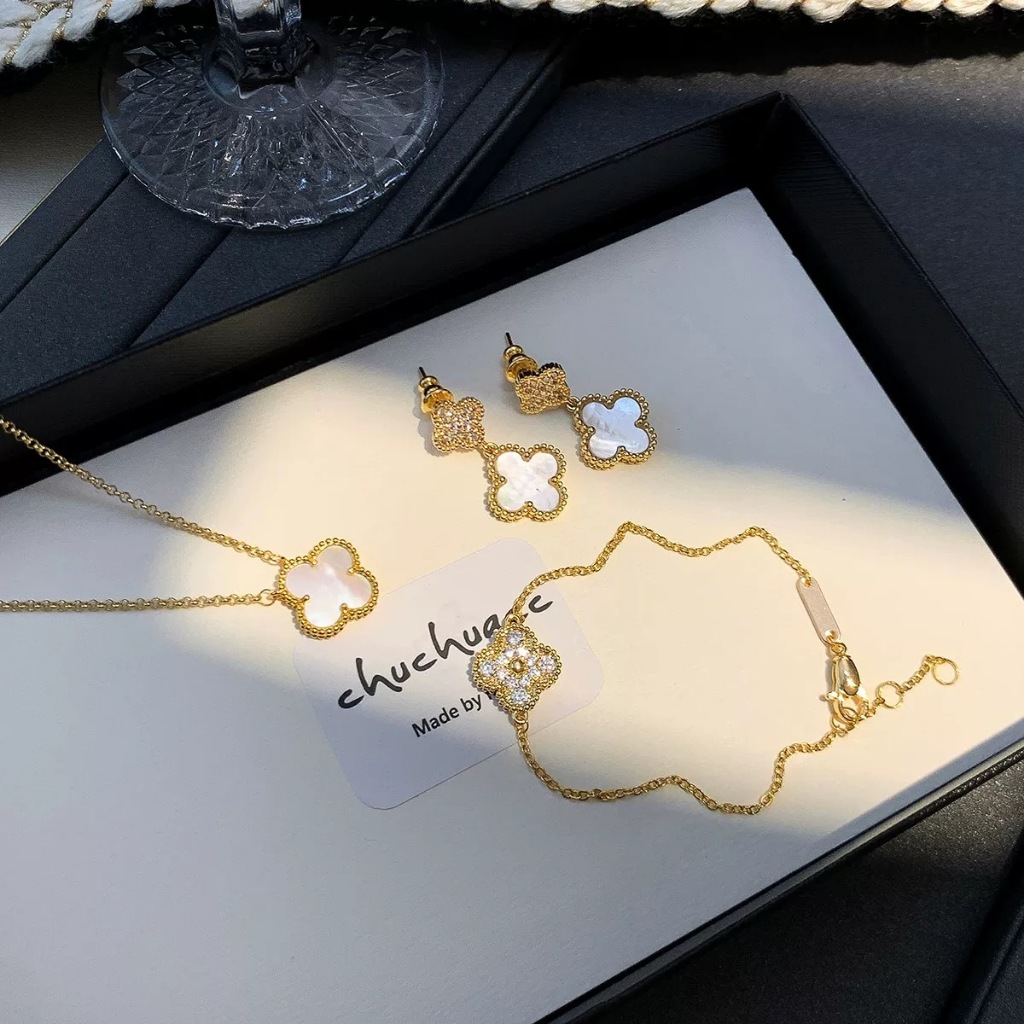 Fashion Korean Diamond Clover Necklace Set Female Exquisite Student ...