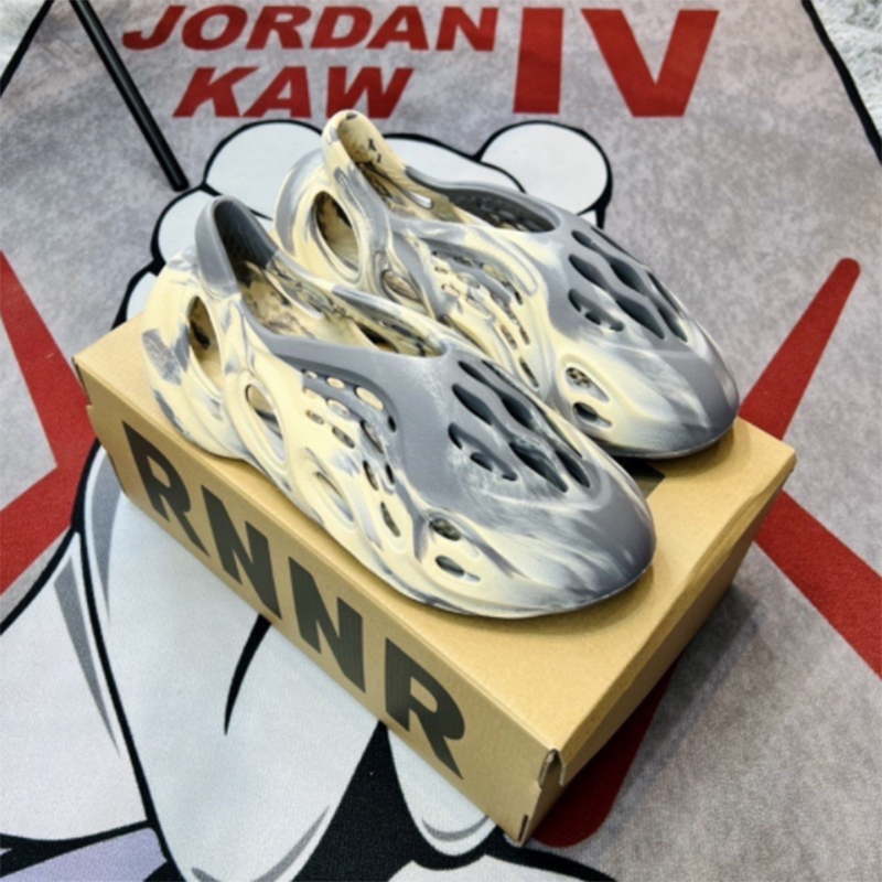 2025 Nes Yeezy Slides Sandals for Men Plus Size High Quality Beach ...