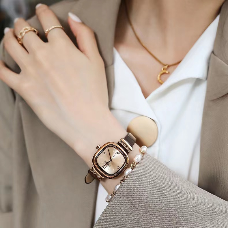 2025 New Style Ladies Watch Female ins Style French Niche Retro Classy ...