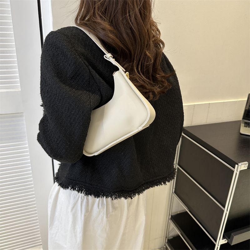 Chic 2025 PU Shoulder Bag Minimalist Solid Color Underarm Purse Trendy ...