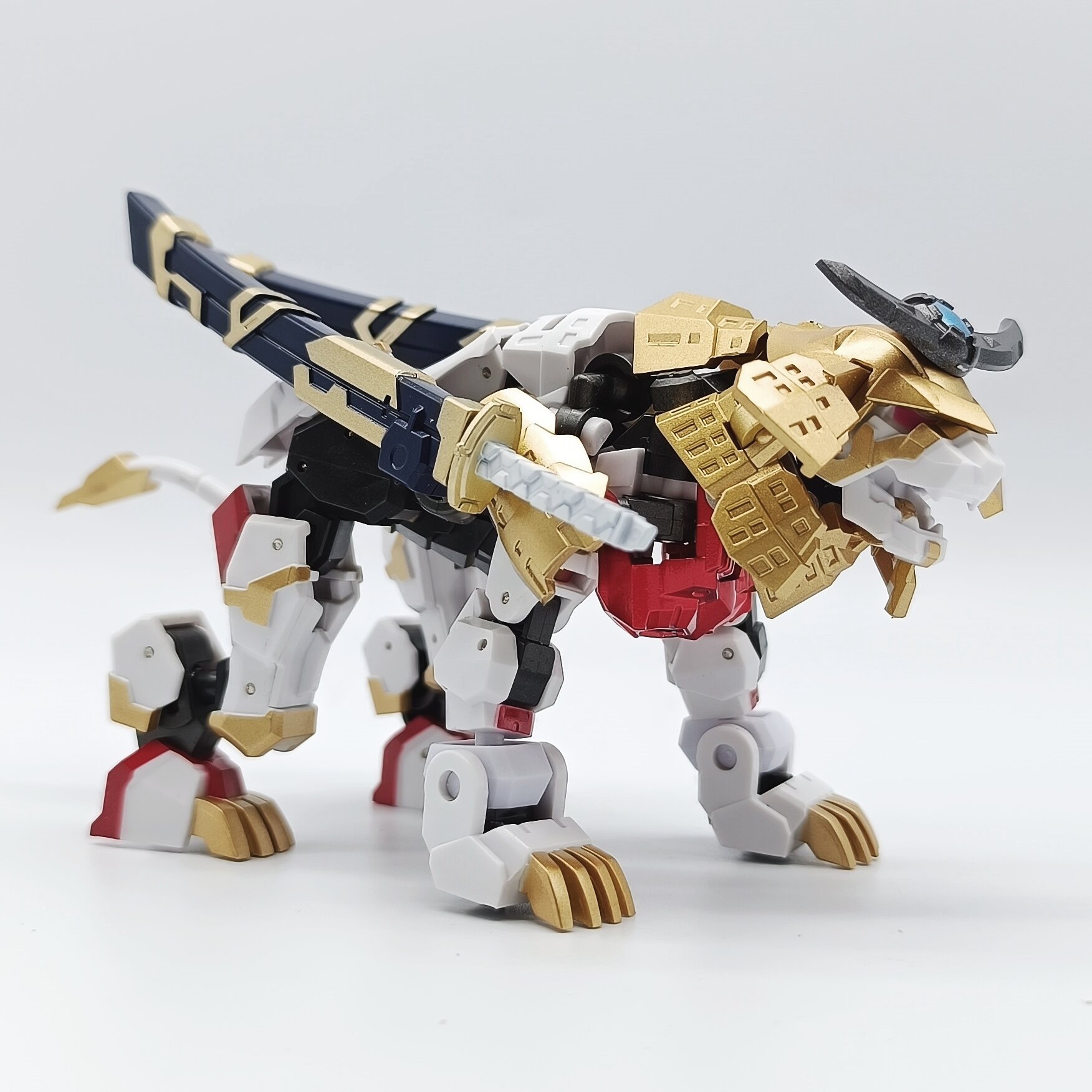 New CD-01 White Lion Optimus Prime Transforming Toys Commander of the ...