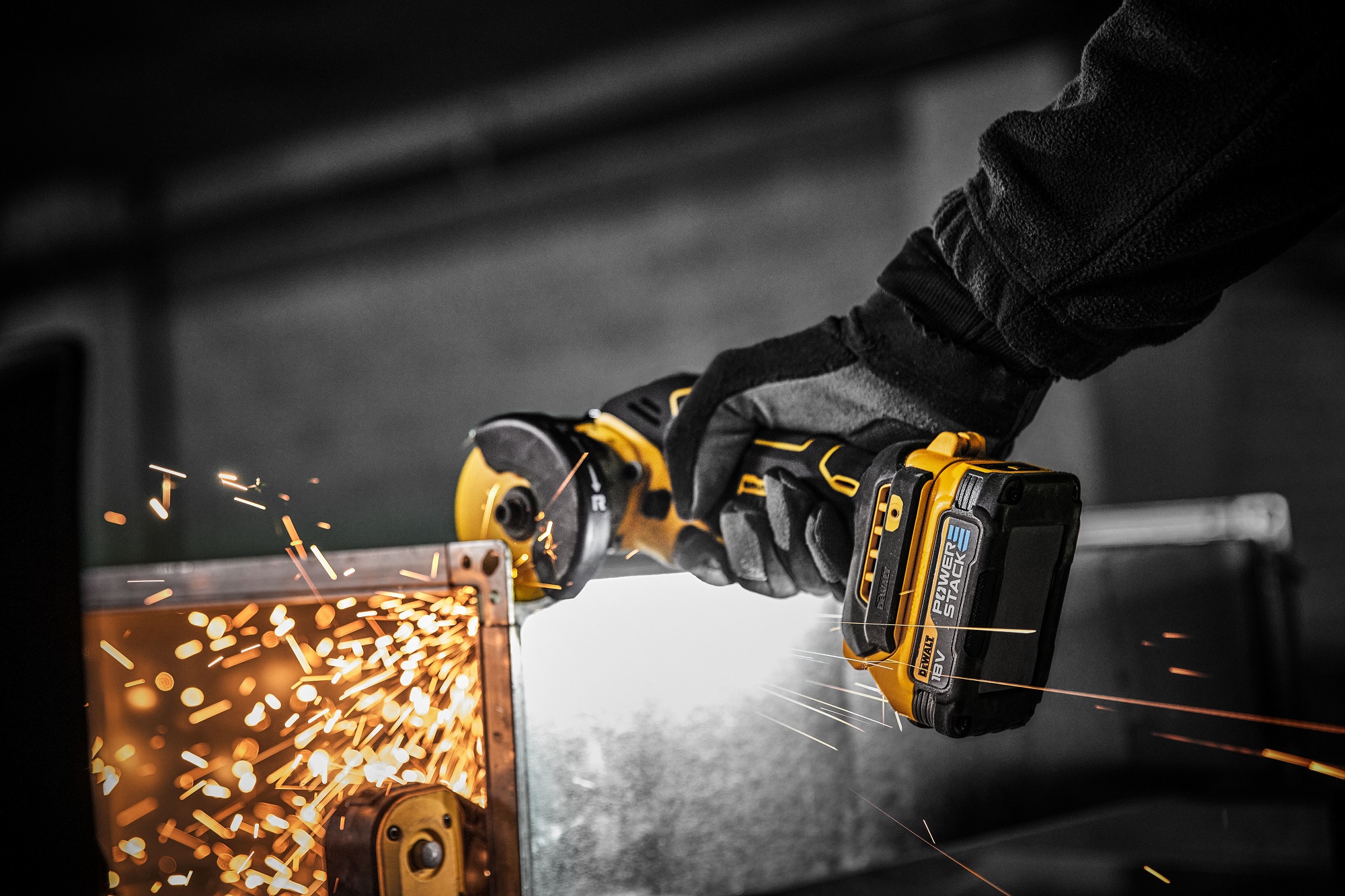 Dewalt DCS438 Electric Saw 20V Brushless Lithium-Ion 3 in. Cordless ...