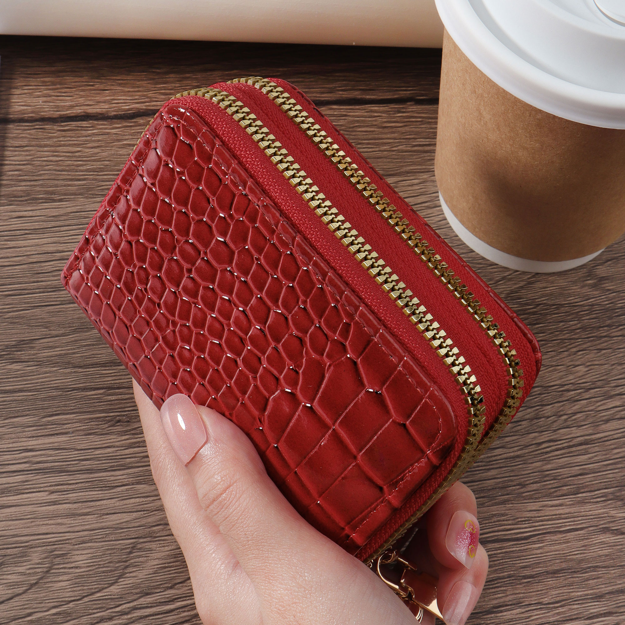 New fashionable and high-quality leather women's credit card wallet ...