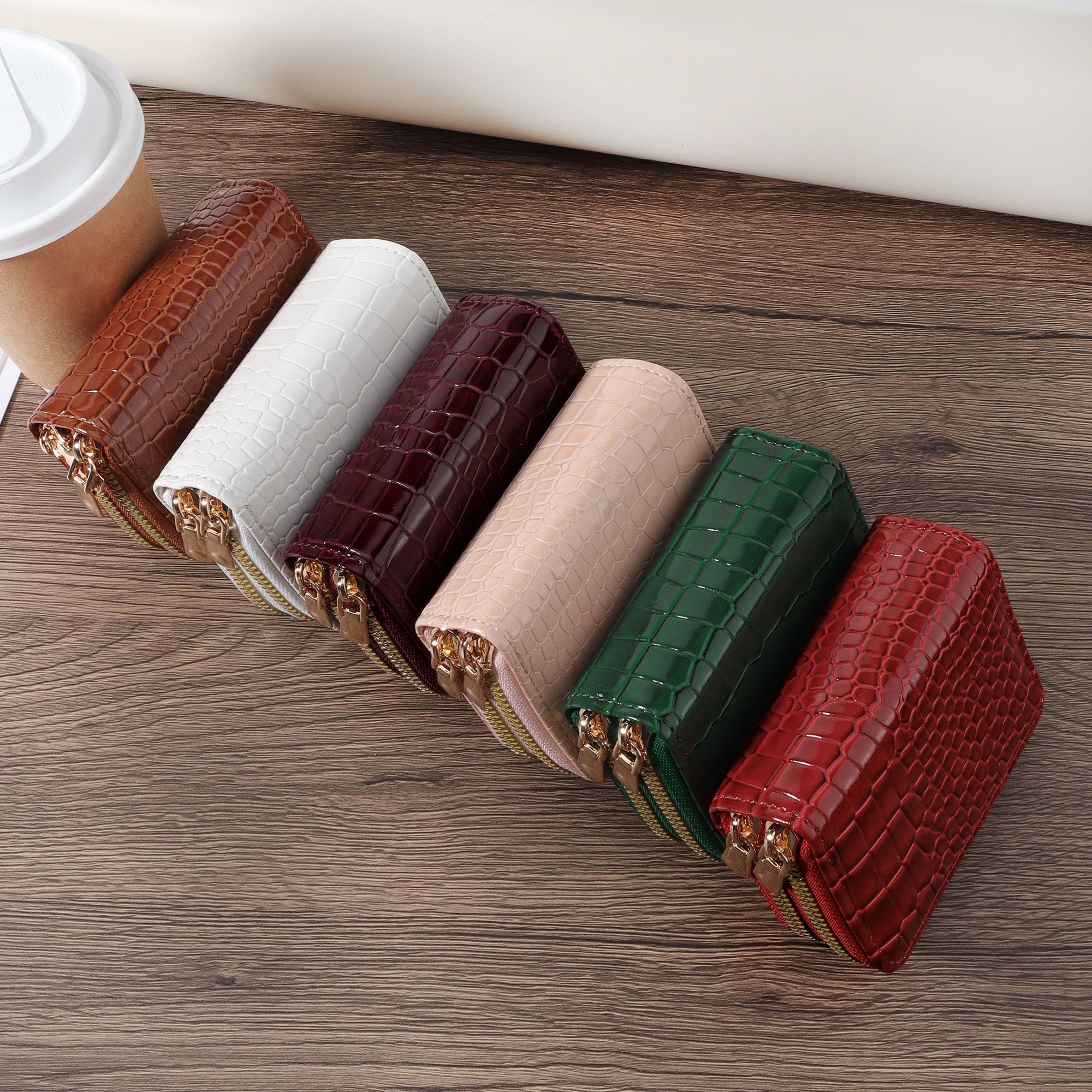 New fashionable and high-quality leather women's credit card wallet ...