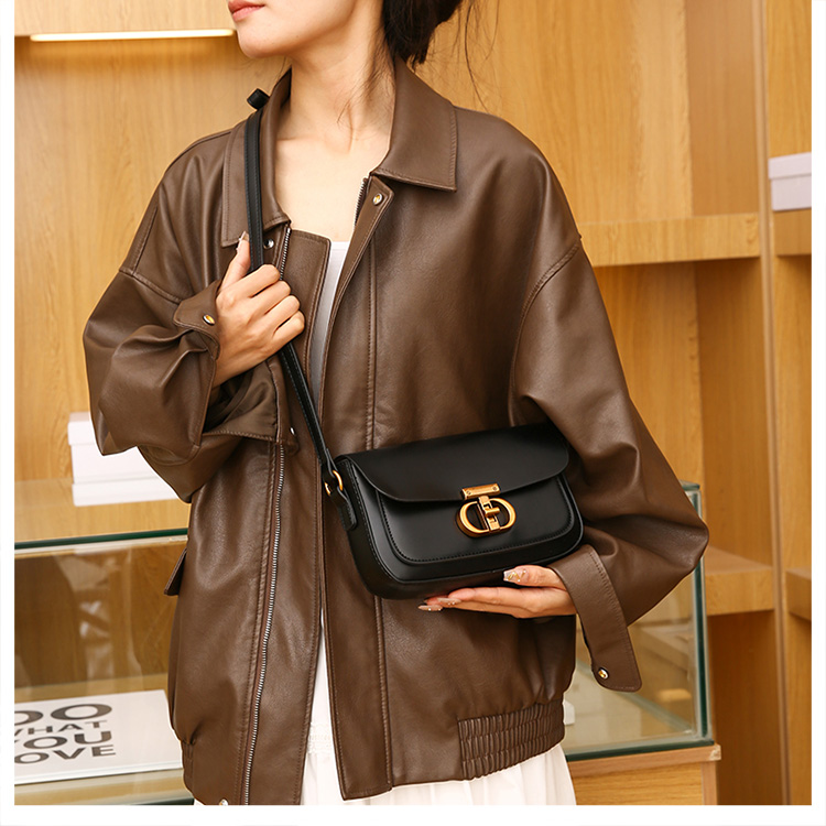 BG4 Shoulder Bags Square Bag Women's Sling Bag Leather Casual Chain ...