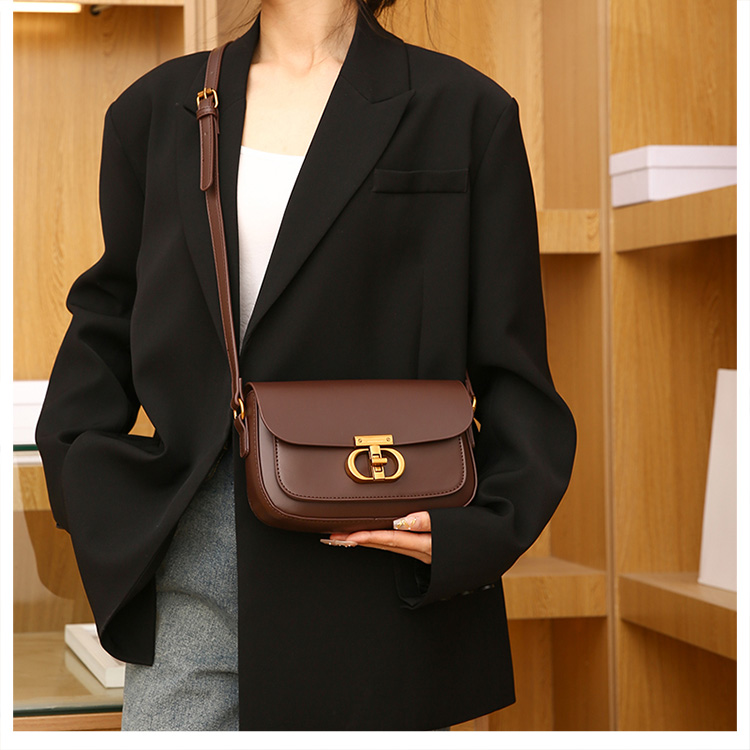 BG4 Shoulder Bags Square Bag Women's Sling Bag Leather Casual Chain ...