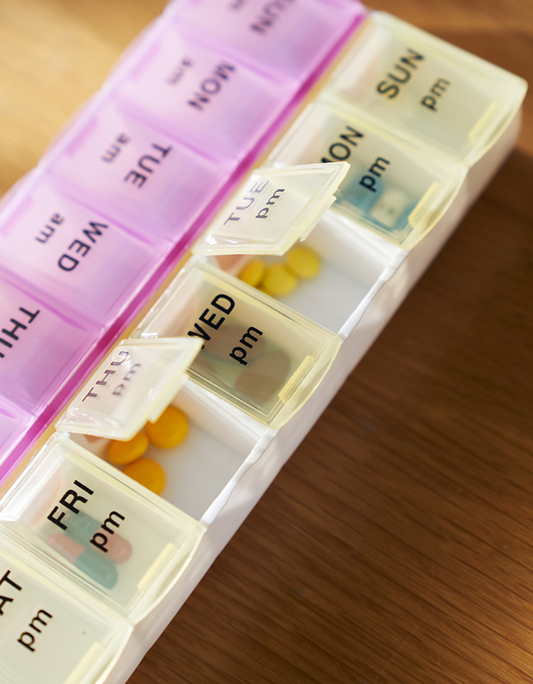 Sub-packing Large-Capacity Fourteen Compartments One Week Pill Box ...
