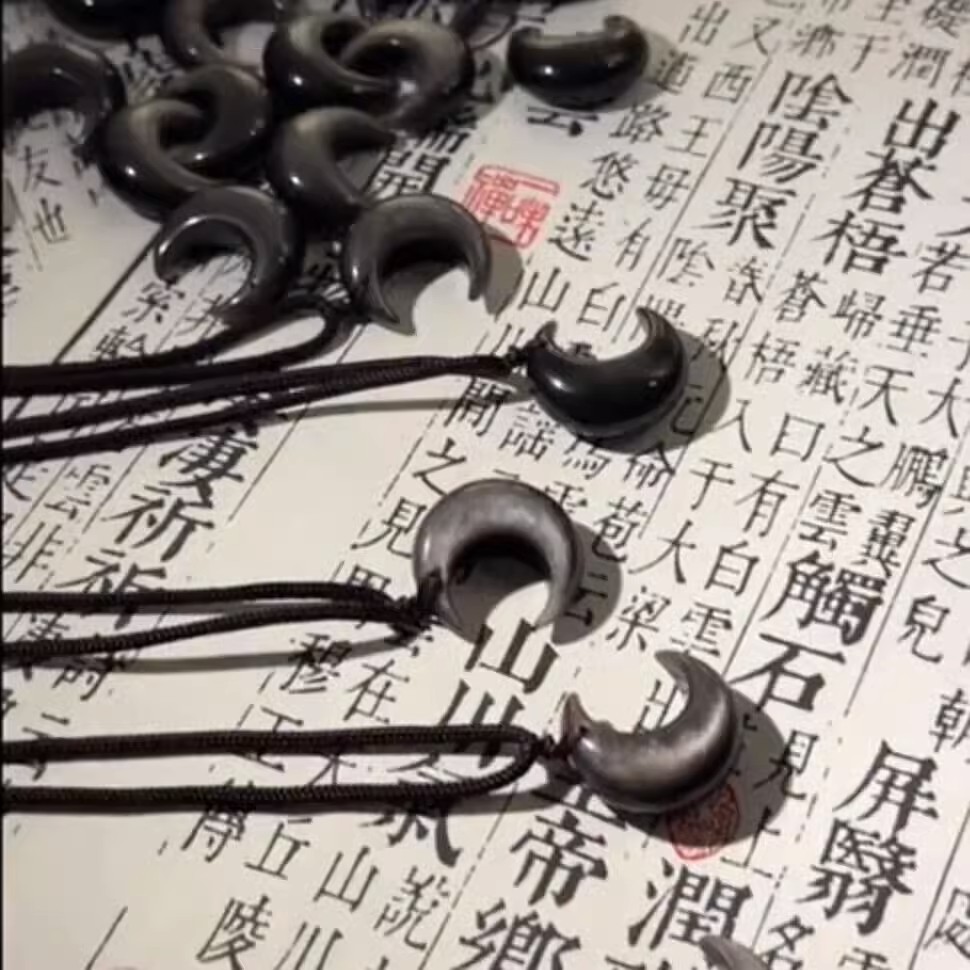 Black Moon Pendant Necklace Drawstring Design Clavicle Chain Girlfriend ...