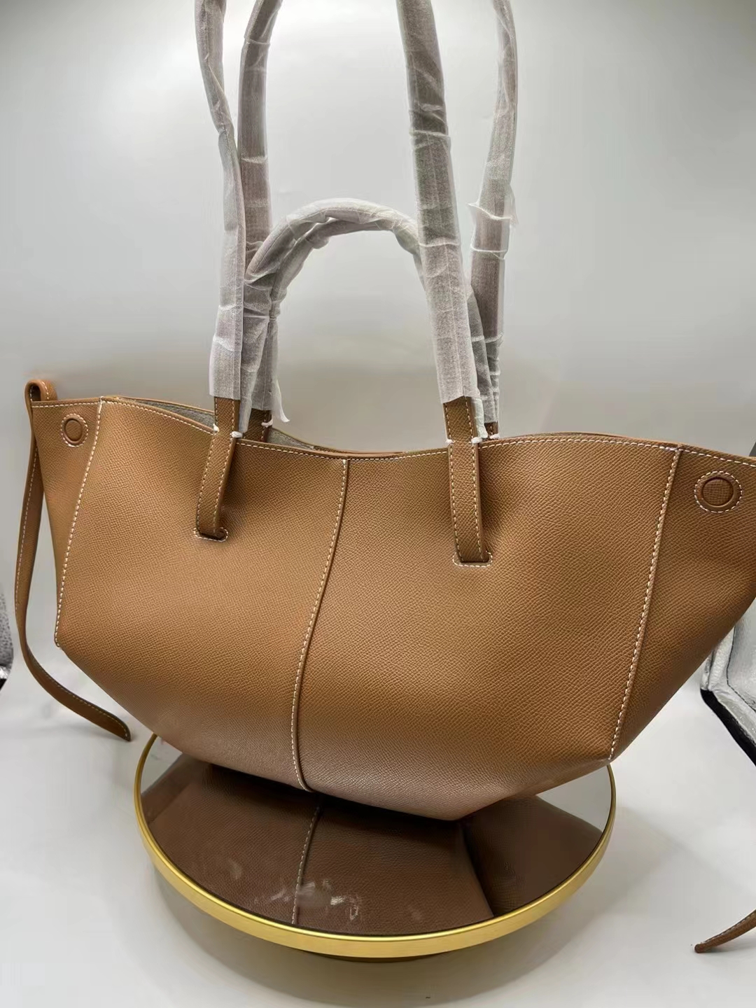 [with original box + dust bag] Douze Cyme Genuine leather tote bag ...