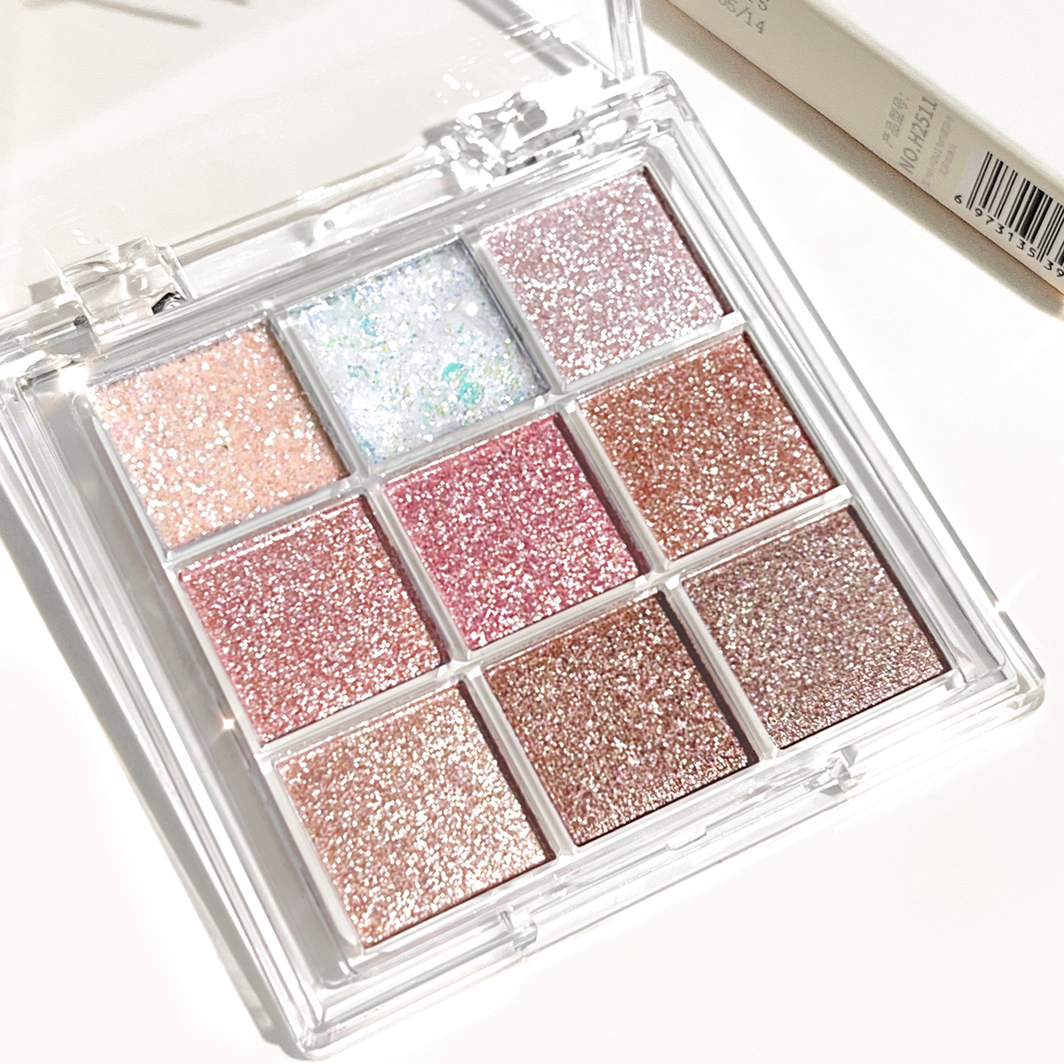 Nine-color Eyeshadow Palette Pearlescent Fine Flashing Stacking ...
