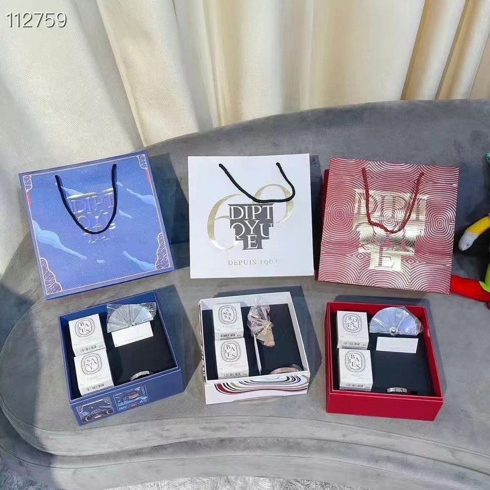 diptyque China Red / 60th Anniversary Limited Walking Lantern Gift Set ...