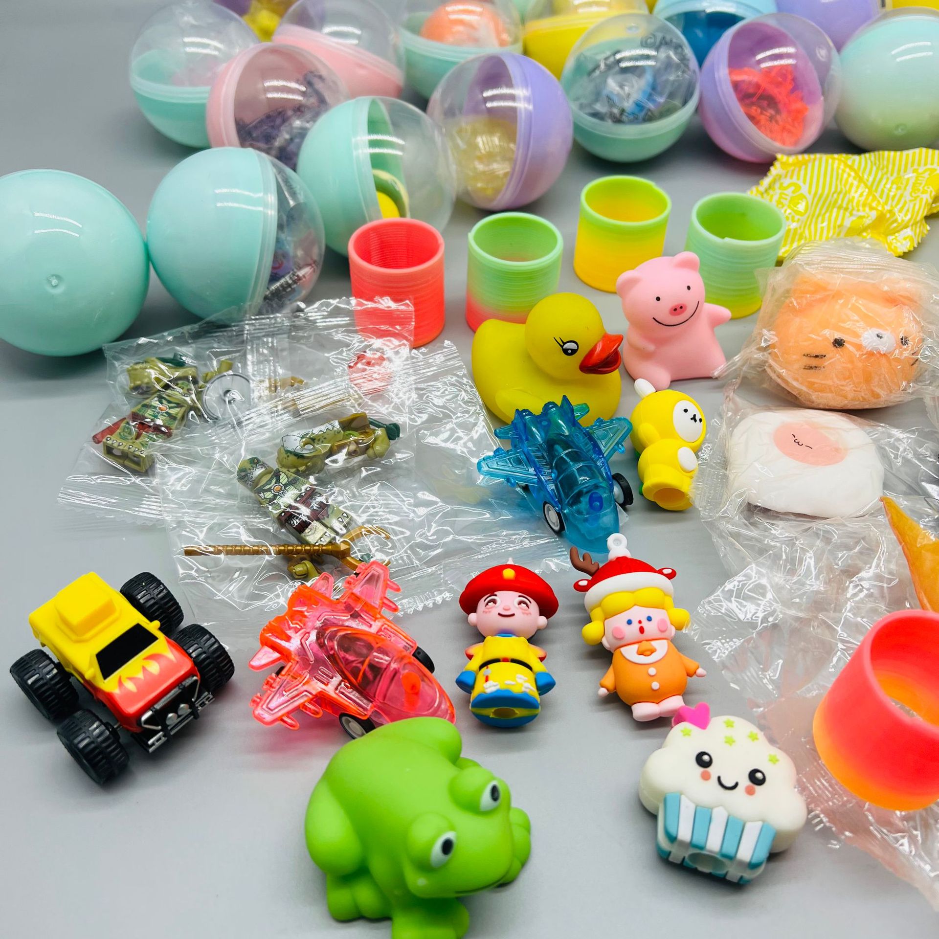 30/50Pcs Cartoon Mini Cute Egg Fun Ball Small Toy Kindergarten Sharing ...