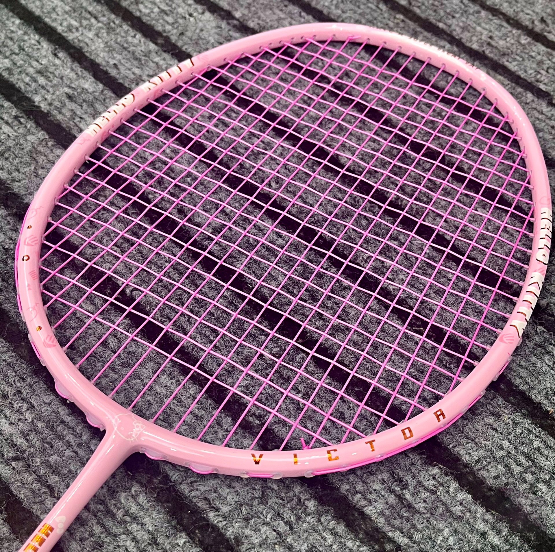 【Ready Stock】VICTOR Badminton Racket THRUSTER KT Hello Kitty Collaboration Badminton Racket TK ...