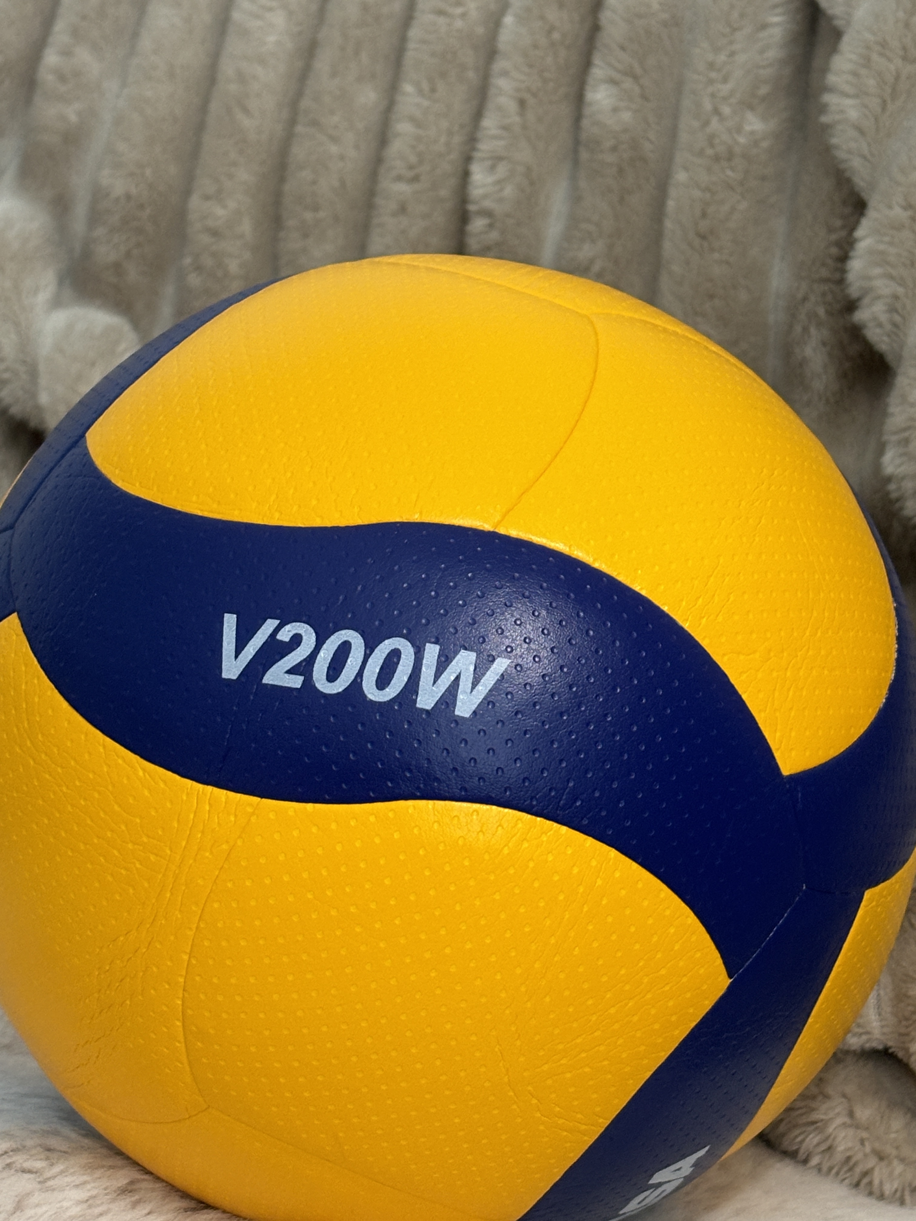 New MIKASA Molten Volleyball V300W FIVB Designated Ball Soft PU v5m5000 ...