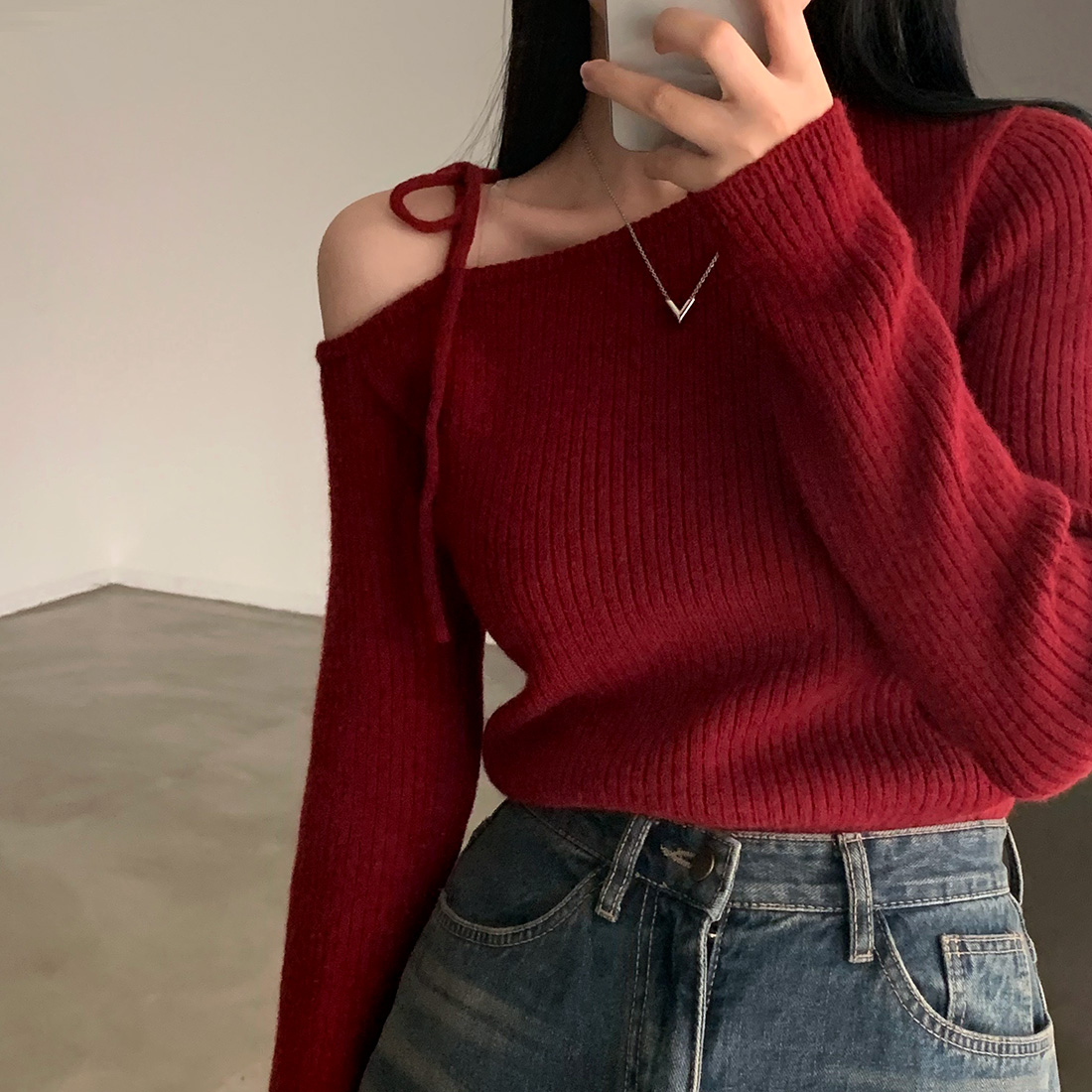 Korean retro irregular slanted neck off shoulder lace up slim fit and ...