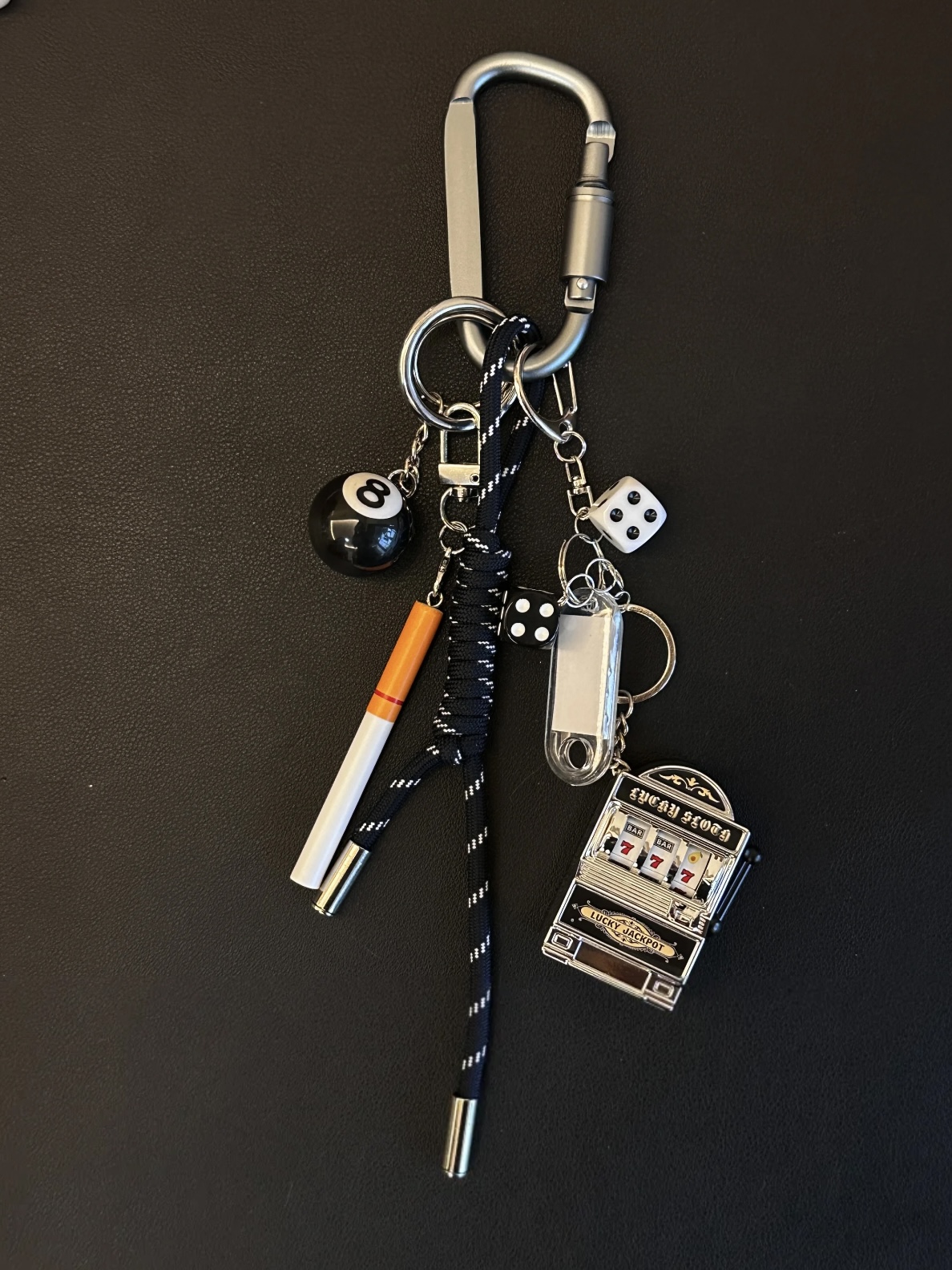 High-value Metal Keychain Niche Keychain Trendy Three-dimensional Black ...