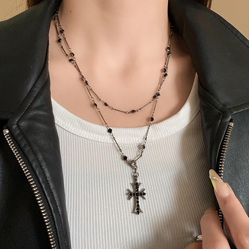 Europe and the United States double diamond cross pattern necklace ...