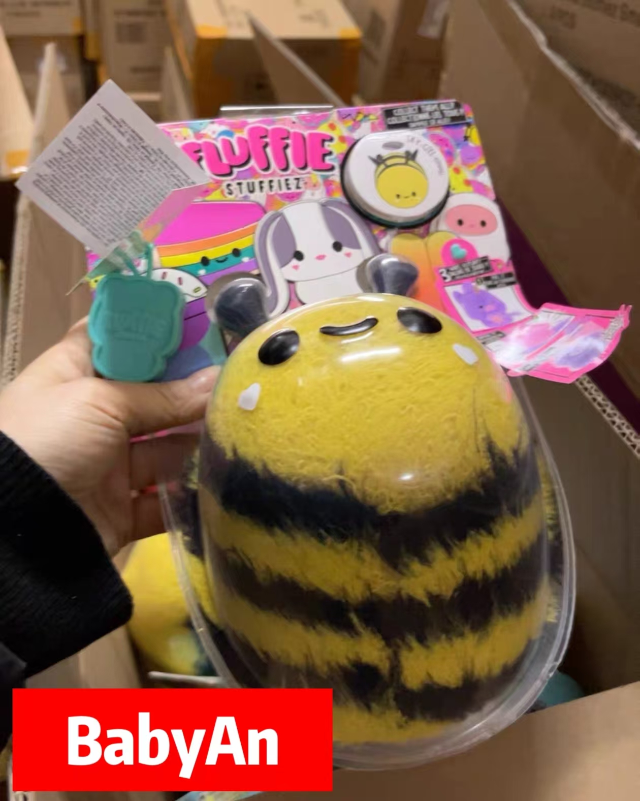 Fluffie Stuffiez Bee Small Collectible Plush - Surprise Reveal ...