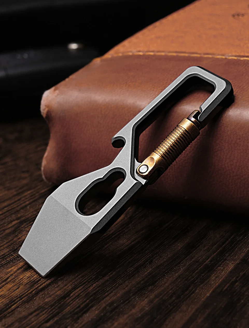 CNEDC Titanium Alloy Keychain Multifunctional Tool Crowbar Unboxing ...