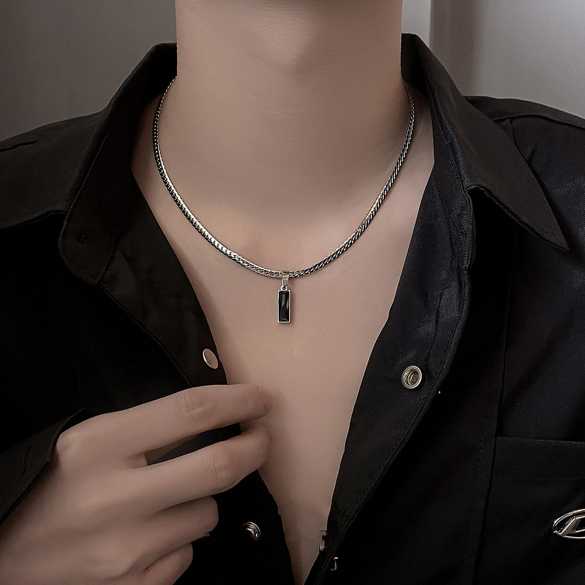Black square pendant titanium steel men's necklace fashionable, simple, personalized hip-hop ...