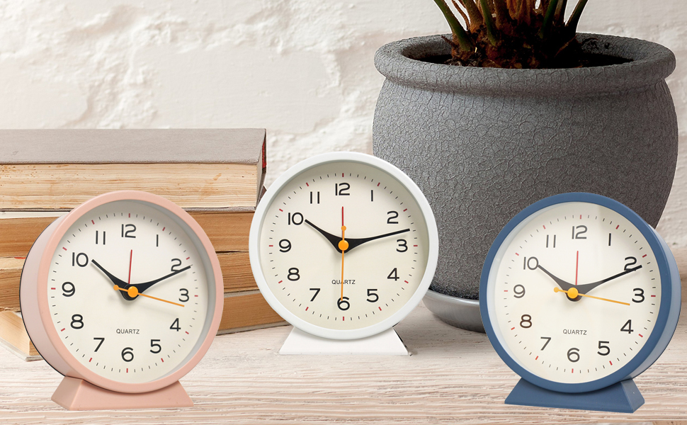 4.5" Analog Alarm Clock, Small Retro Desk Clock Battery Operated,Slient ...
