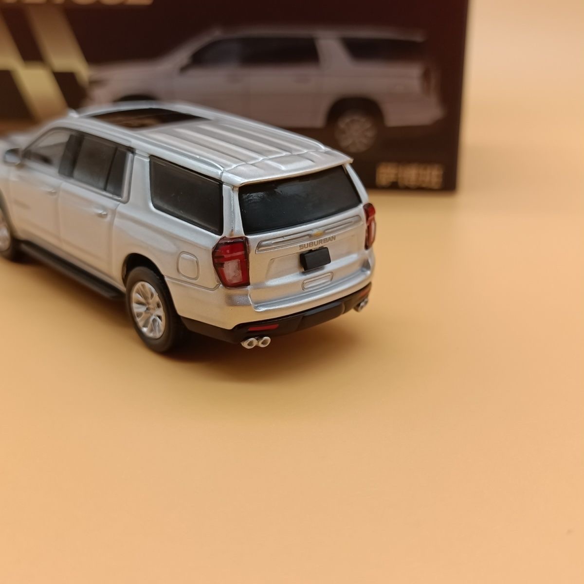 MASDI 1/64 Chevrolet Suburban Diecast car Car Model Simulation Alloy ...