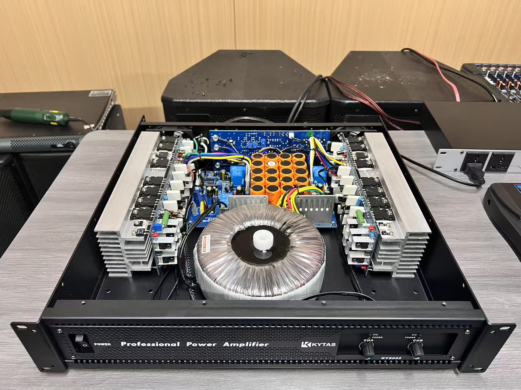 KYTAS professional power amplifier 1200 watts/1400 watts × 2/4 channels ...